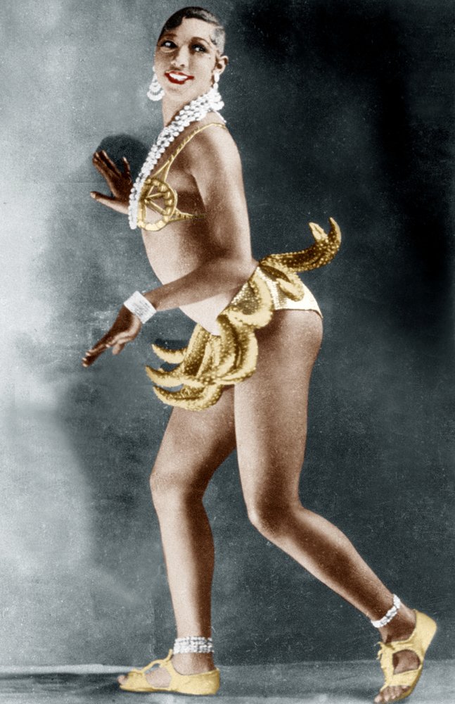 Josephine Baker (1906-1975) aux Folies Bergère à Paris avec une ceinture de bananes