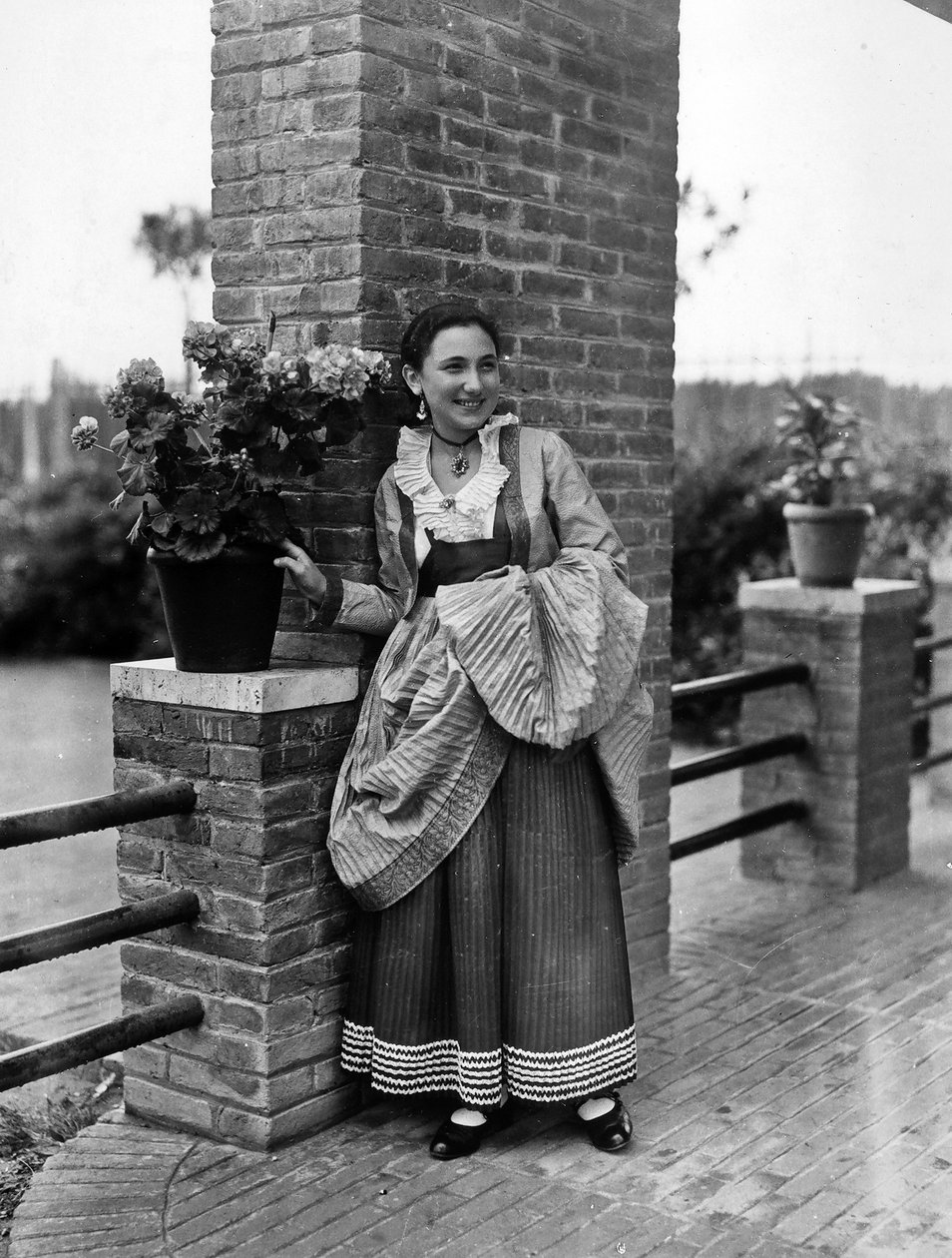 Villa Rosa Maltoni Mussolini: portrait d'un adolescent portant un ...