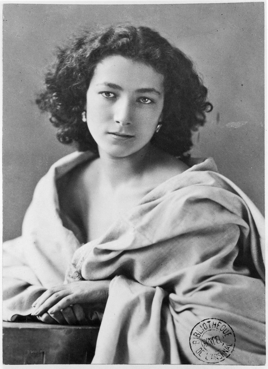 Sarah Bernhardt (1844-1923) en costume, vers 1860 | Nadar